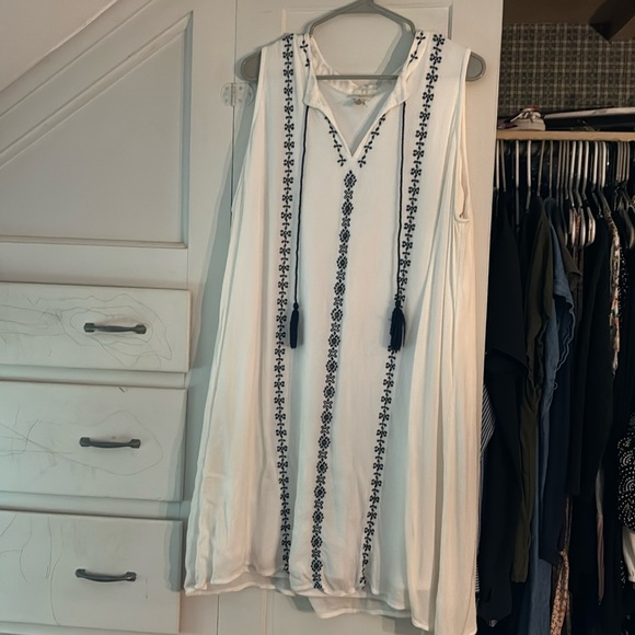 St. John's Bay | Dresses | St Johns Bay Xl Greek Dress White And Navy ...